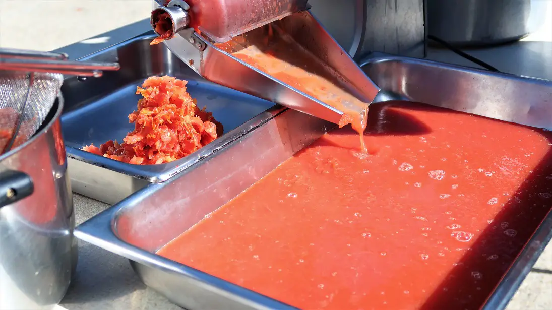 Traditional Homemade Tomato Sauce made by Pasquale Sciarappa | Pasquale ...